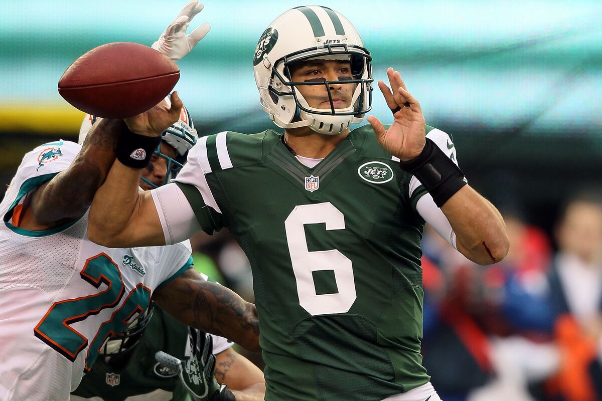 Mark Sanchez: Jets QB Should Be Benched for Tim Tebow After Bye Week ...