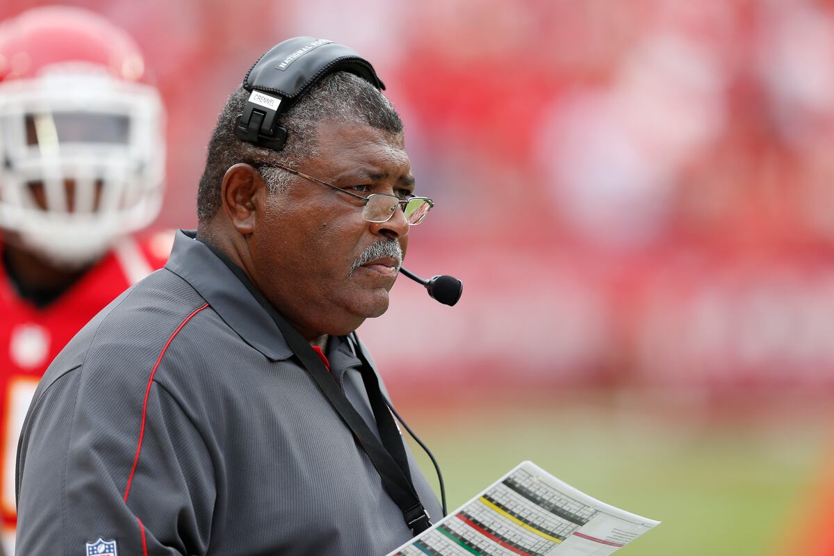 Chiefs vs Chargers: What Can Romeo Crennell Do to Salvage Head Coaching ...