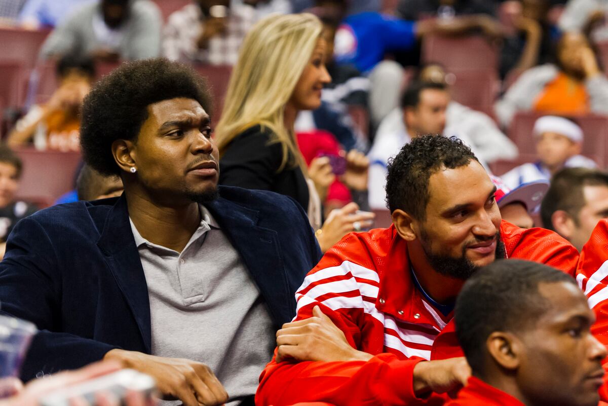 Why Andrew Bynum's Knee Problems Pose Huge Risk to 76ers' Playoff Hopes ...