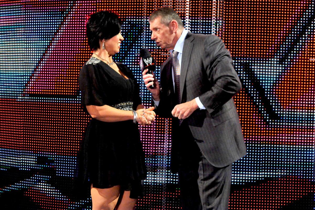Altering WWE Main Events Adds Excitement But This Time It Was Poorly altering-wwe-main-events-adds-excitement-but-this-time-it-was-poorly