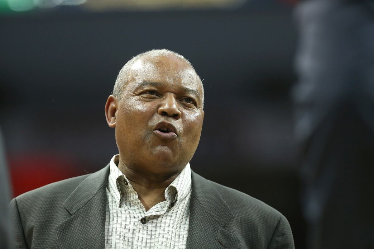 Bernie Bickerstaff Will Get Lakers on Track While Team Conducts ...