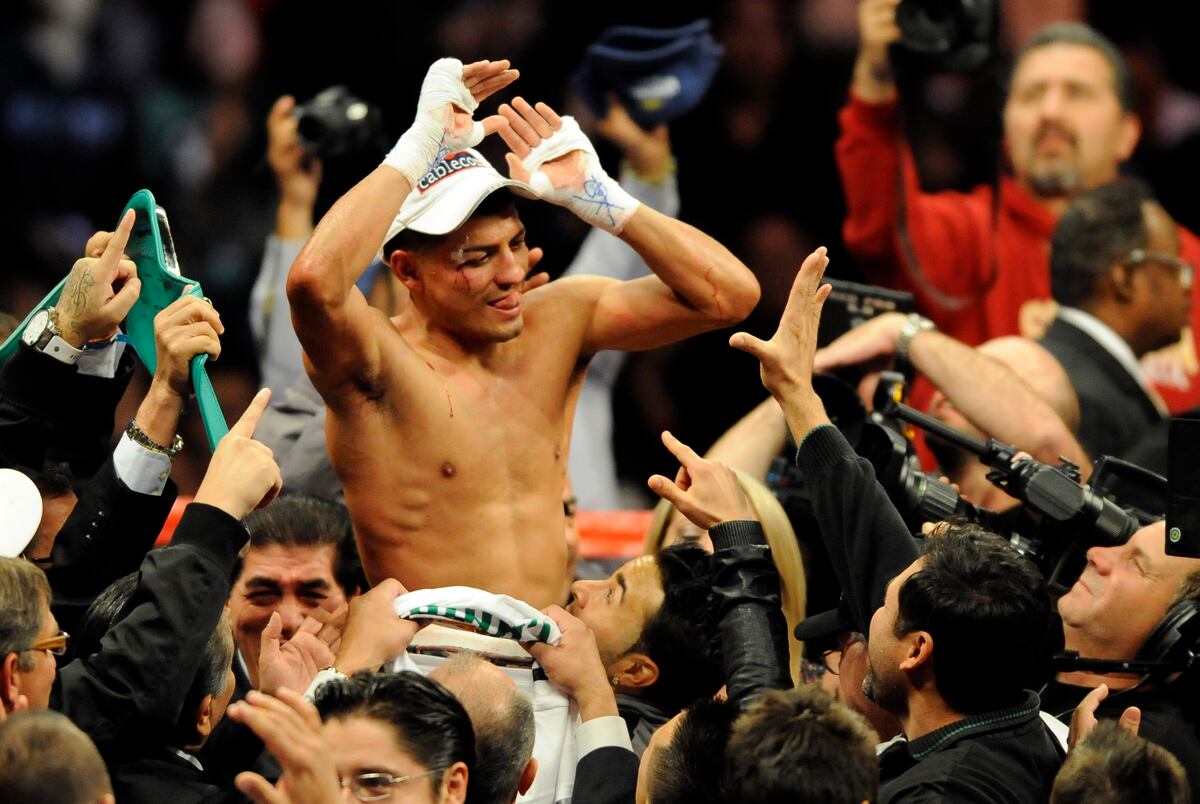 Mares vs. Moreno: WBC Champion Showcases All-Around Ability with ...