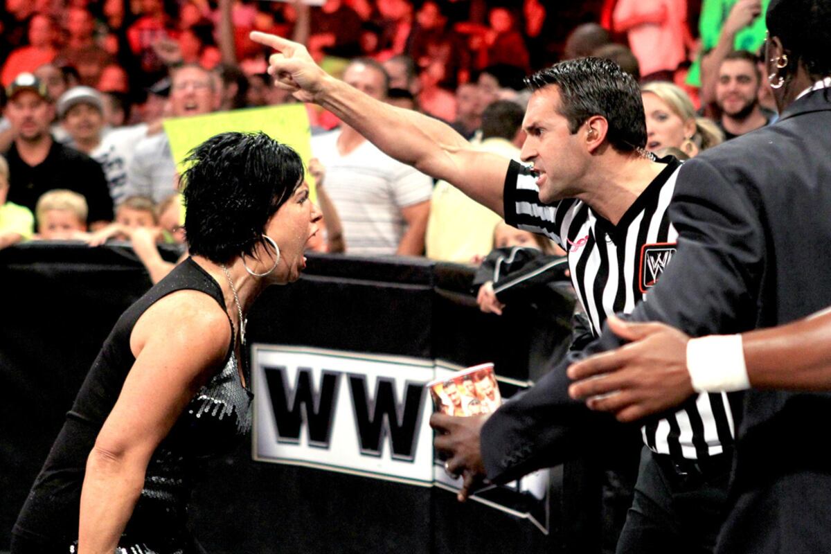 5 Spots That Always Lead to a Swing in Momentum Between Two WWE ...