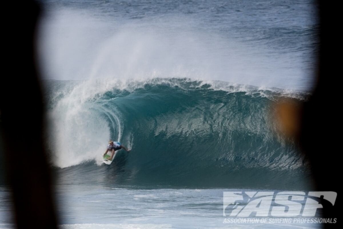 Vans Triple Crown of Surfing: 30 Years of Posters and Winners | News ...