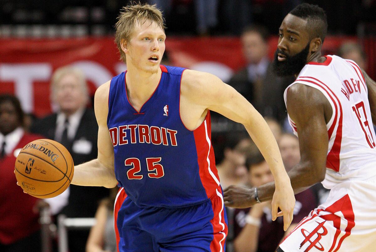 Why the Detroit Pistons Need to Leave Kyle Singler in the Starting ...