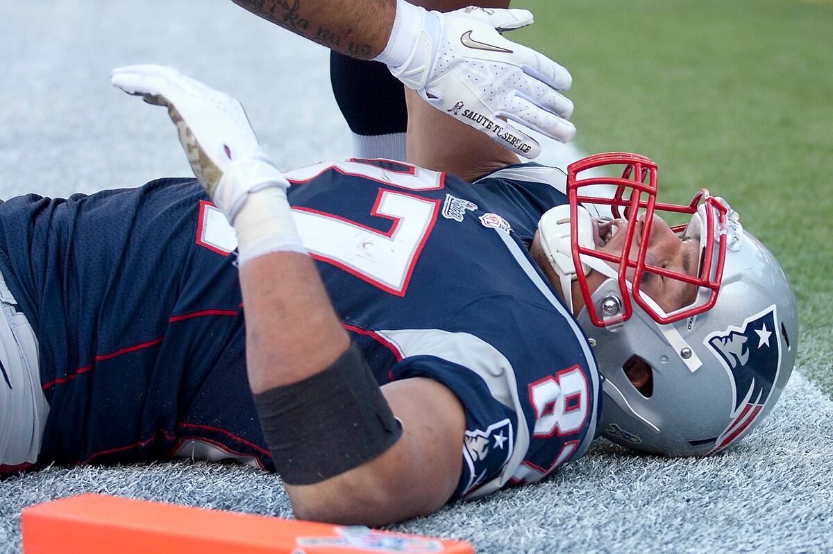 Rob Gronkowski Forearm Injury: How It Affects New England Patriots ...