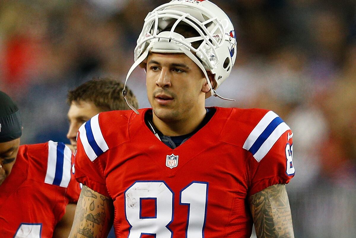 Aaron Hernandez Injury: Patriots TE Is a Fantasy Must-Start If Active ...
