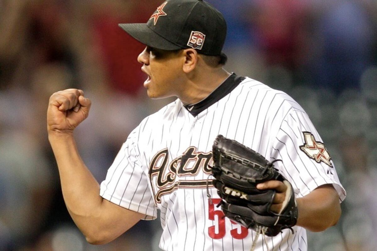 Philadelphia Phillies Trade for Eighth-Inning Setup Man Wilton Lopez ...