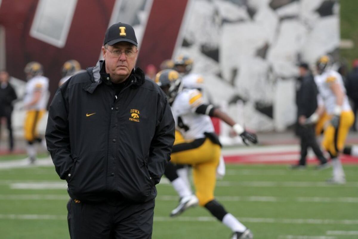 The Iowa Offense Under Greg Davis: What Went Wrong and Can It Be Fixed ...