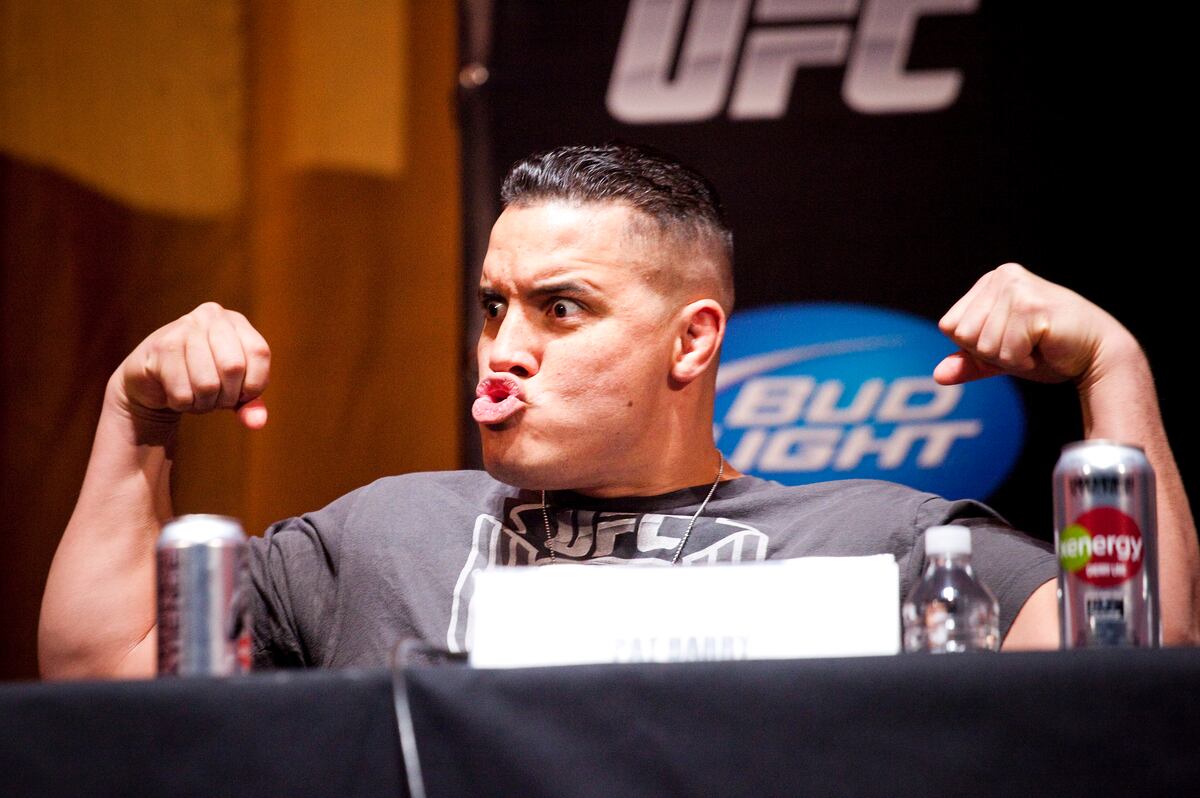 Pat Barry vs. Shane Del Rosario: Why Pat Barry Is in a Must-Win Fight ...