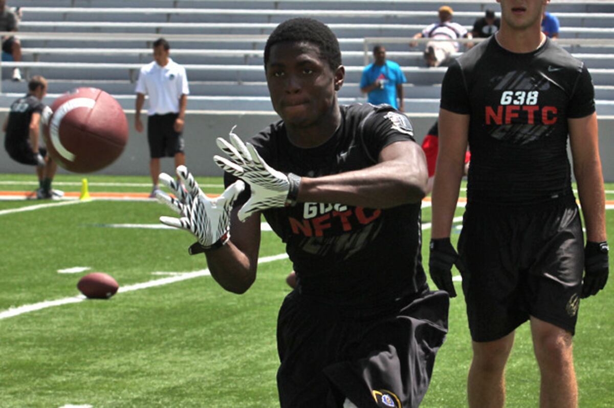 Ricky Seals-Jones vs. Laquon Treadwell: Which 5-Star WR Is Better ...