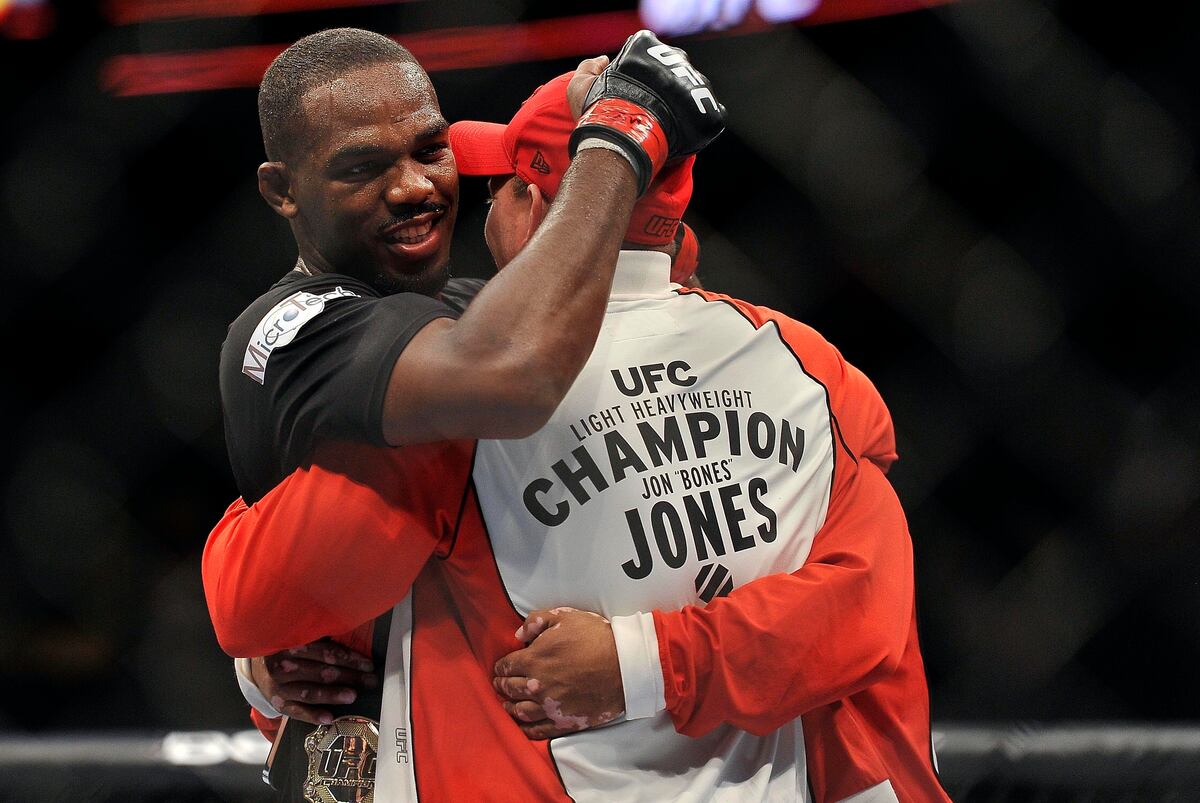 UFC's Dan Henderson Takes a Shot at Jon Jones on New Year's Eve | News ...