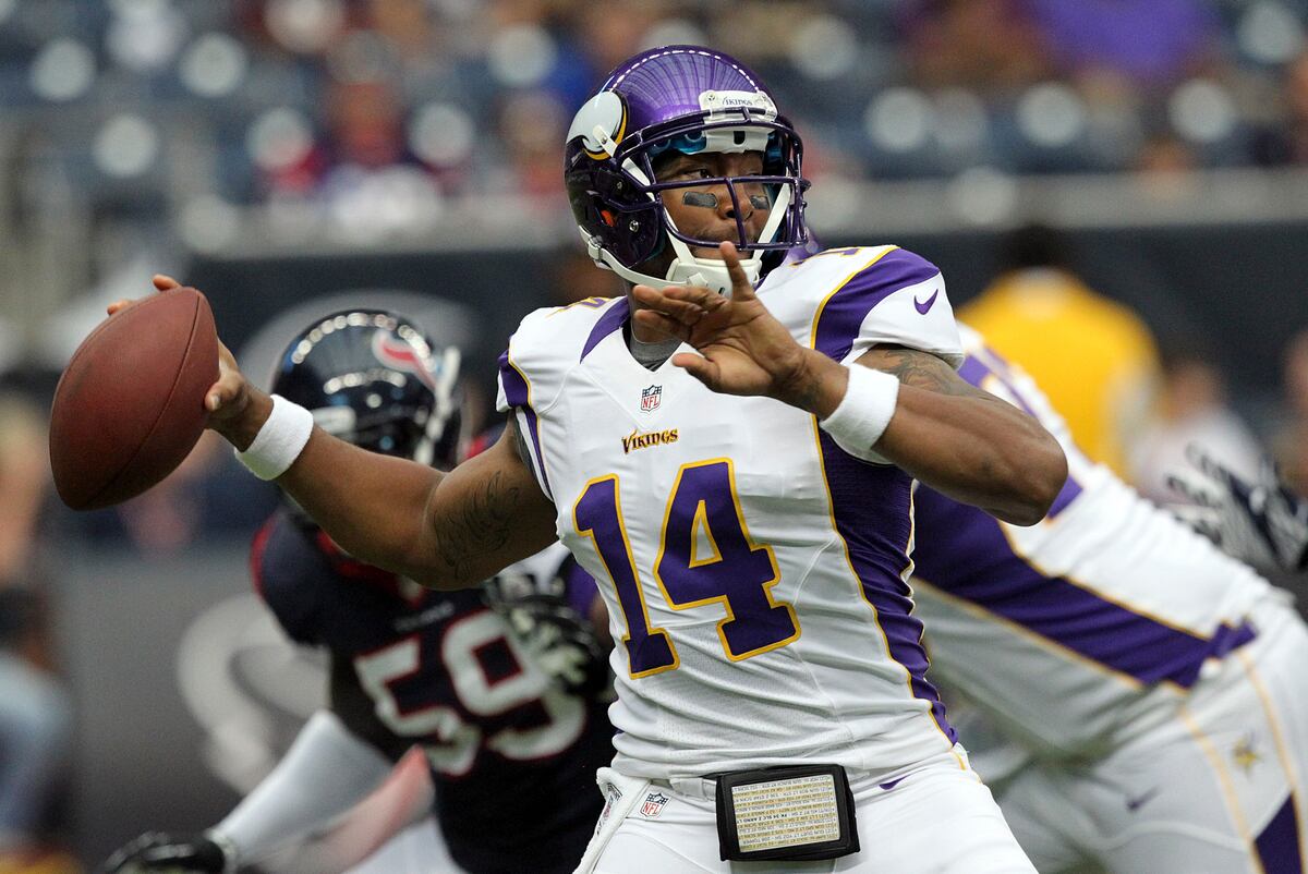 Joe Webb Starting for Vikings vs. Green Bay Packers in Wild Card Game ...
