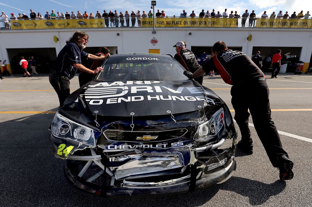 Daytona Testing Takes a Turn for the Worse with Pack Racing Melee ...