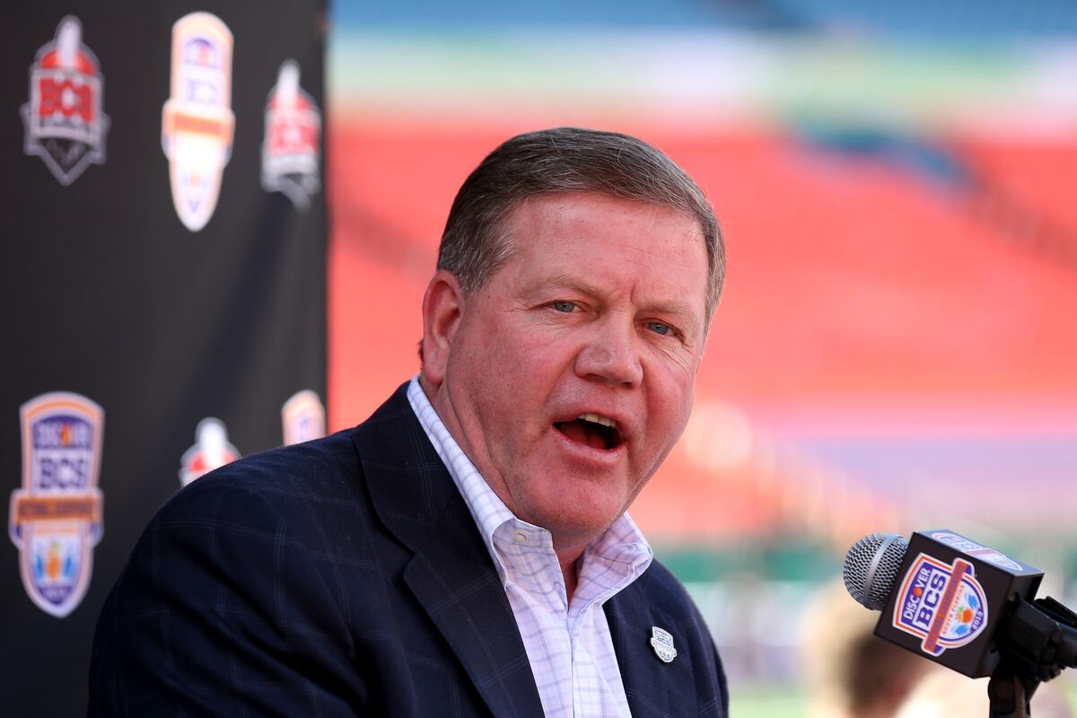 Brian Kelly Staying at Notre Dame: He Would Have Been a Fool to Go to ...