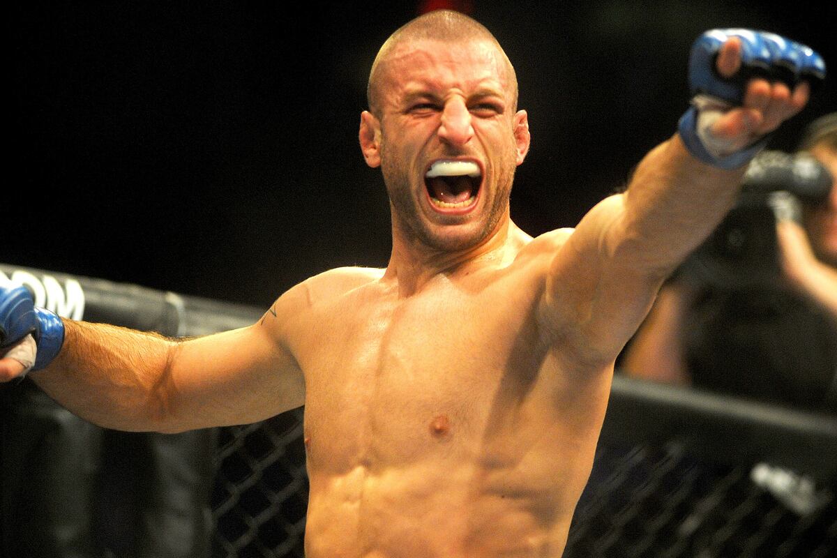 Memorable Moments from Strikeforce's Final Fight Card | News, Scores ...