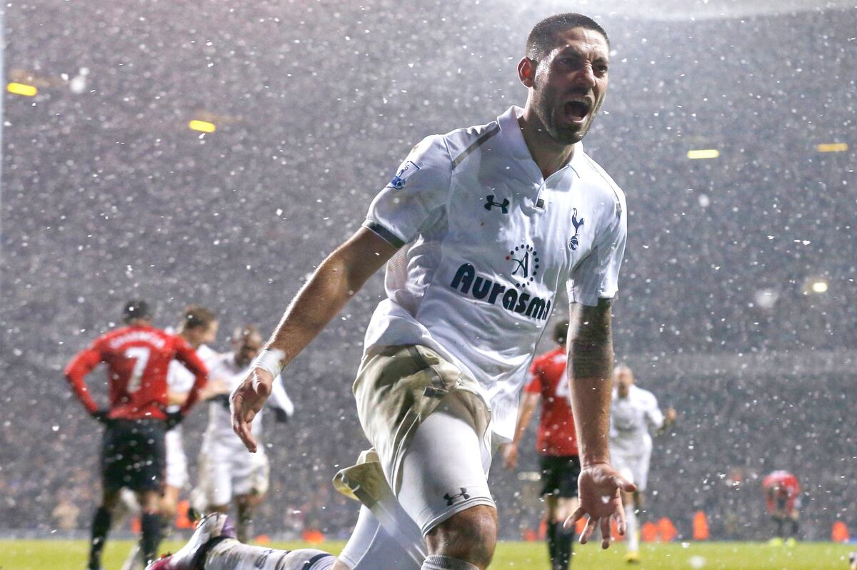 Clint Dempsey, Tottenham Peg Back Manchester United as EPL Title Race ...