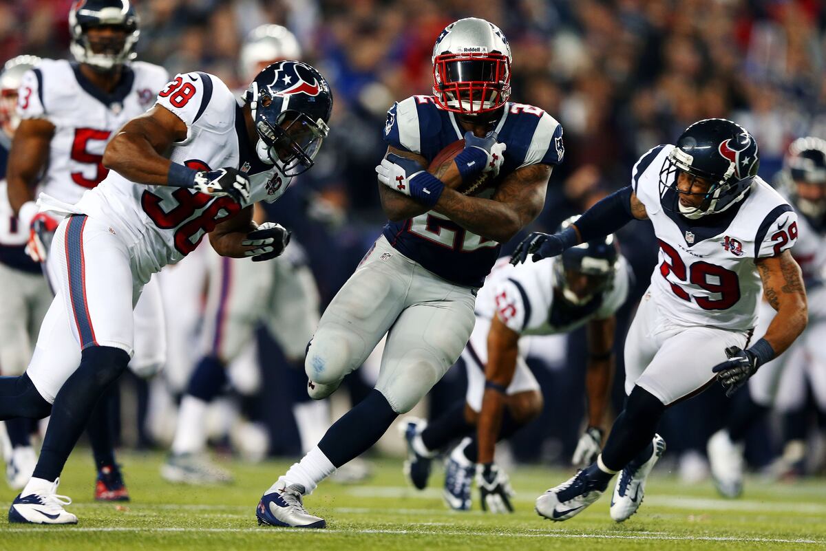 Stevan Ridley Knocked Out Cold in Collision with Bernard Pollard | News ...