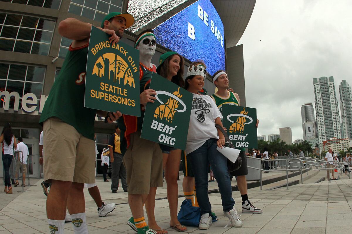 Who Wins from Maloofs' Deal with Seattle's Chris Hansen for Kings ...