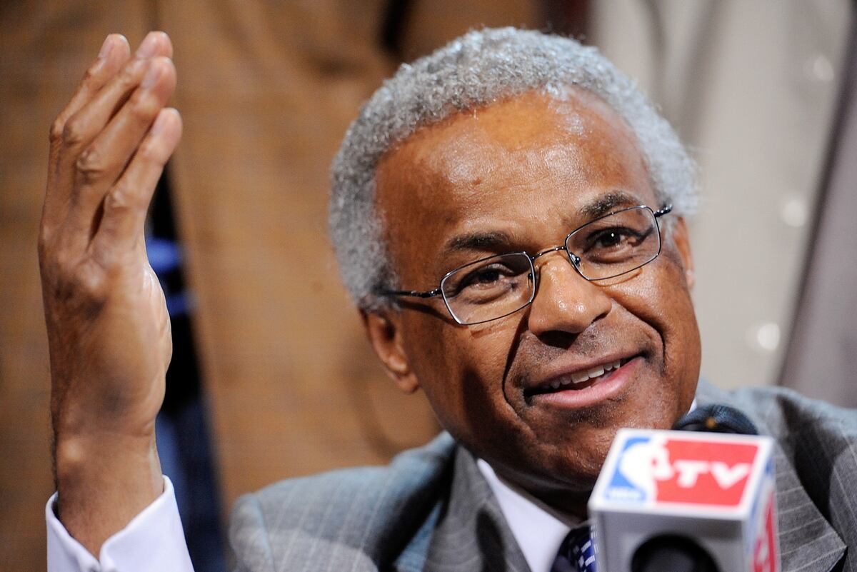 Ball Bouncing Wrong Way for NBA Union Chief Billy Hunter | News, Scores ...