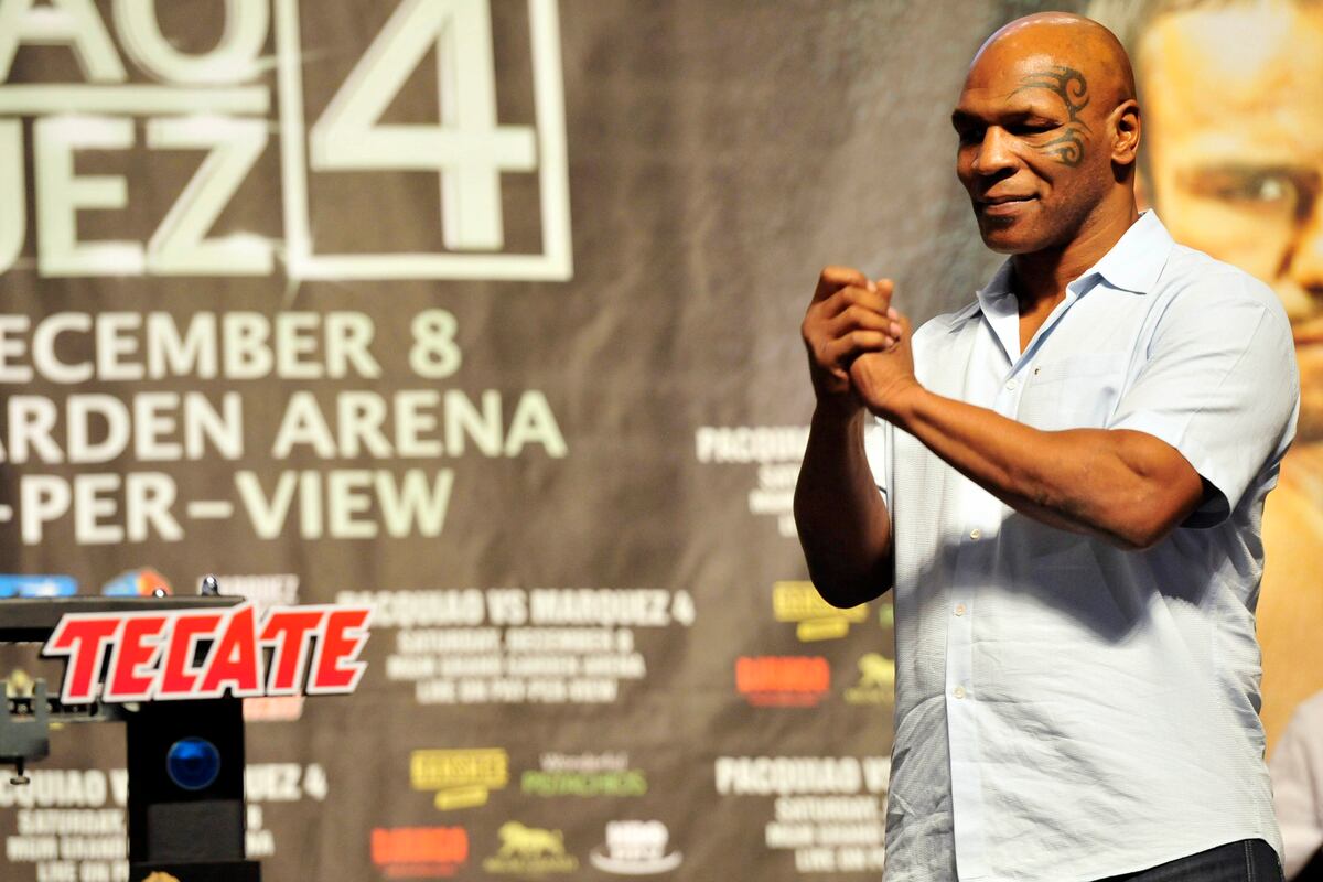 Five Guest Color Commentators We'd Love to See Work a UFC Event | News ...