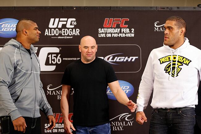 Smiling fighters are more likely to lose : r/MMA