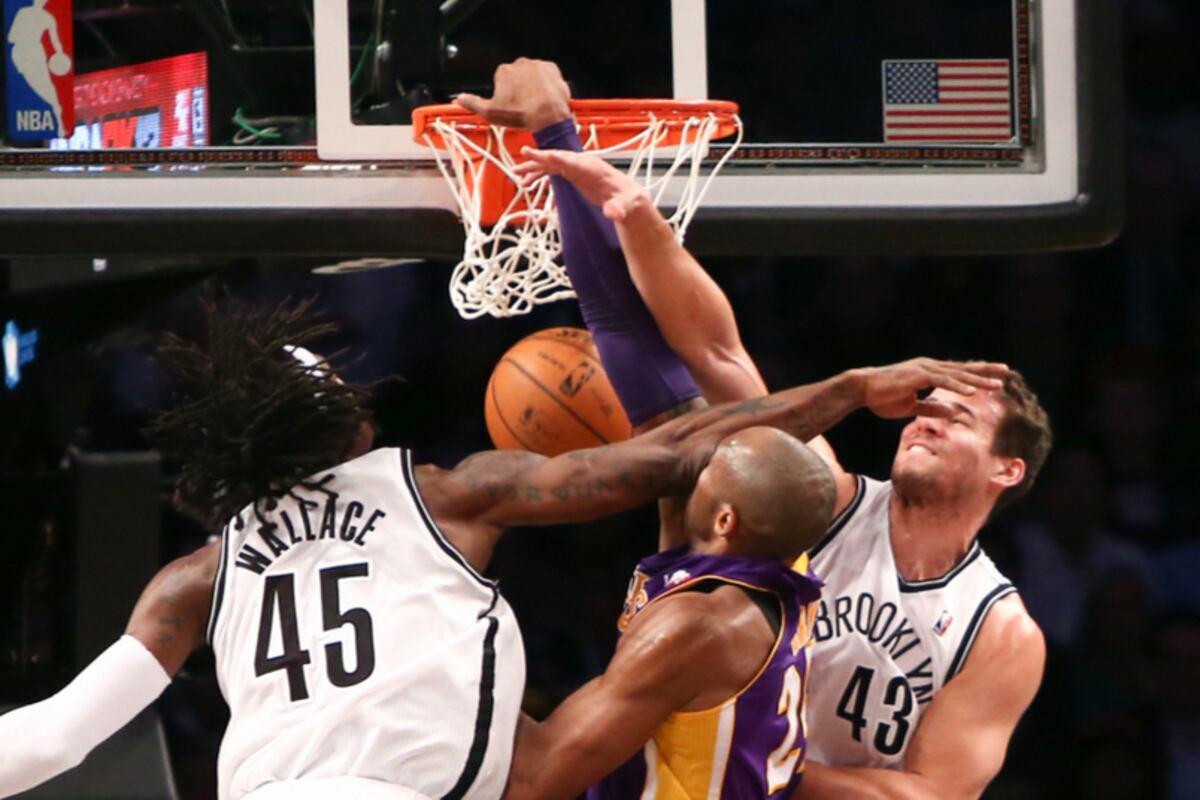 Kobe Bryant Goes Back in Time, Posterizes Brooklyn Nets with Vicious ...