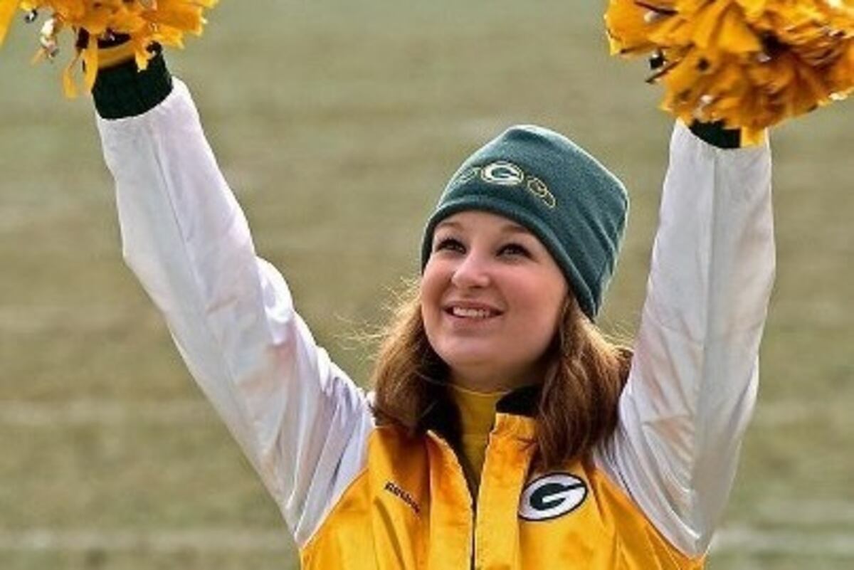 Packers Cheerleader Suffers Awful Facebook Bullying, Answers Back with ...