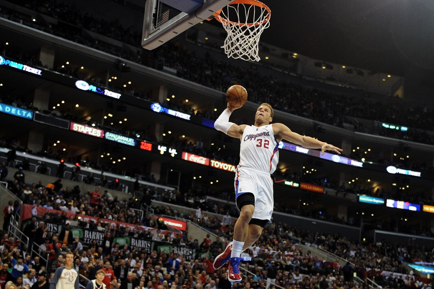 Making Virtual Posters from the Best Dunks of the NBA Season | Bleacher ...