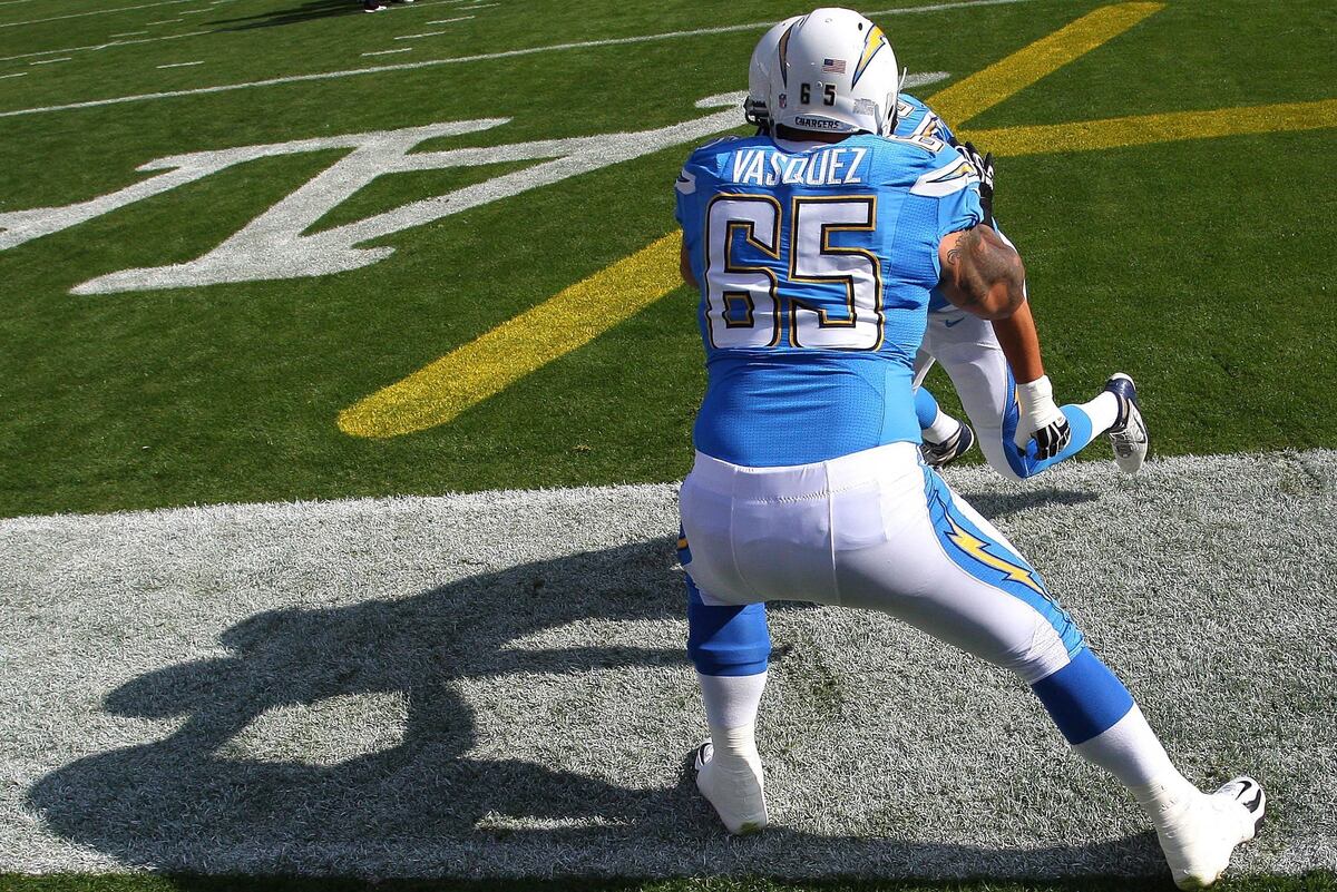 5 Players the San Diego Chargers Should Re-Sign in Free Agency | News ...