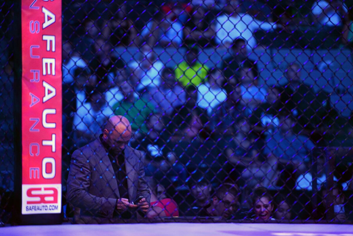 UFC Reviews Judge's Performance, Keeps Review Internal | News, Scores ...