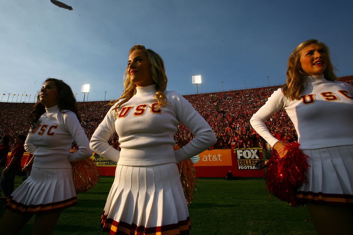 Mom Stops USC 5-Star Recruit Matthew Thomas from Signing with USC ...