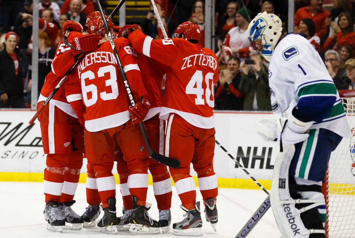 Vancouver Canucks: Is It Time for Mike Gillis to Make Some Drastic ...