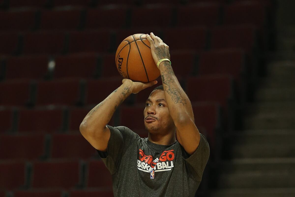 Derrick Rose: Why the Former MVP Should Miss the Rest of the Season ...