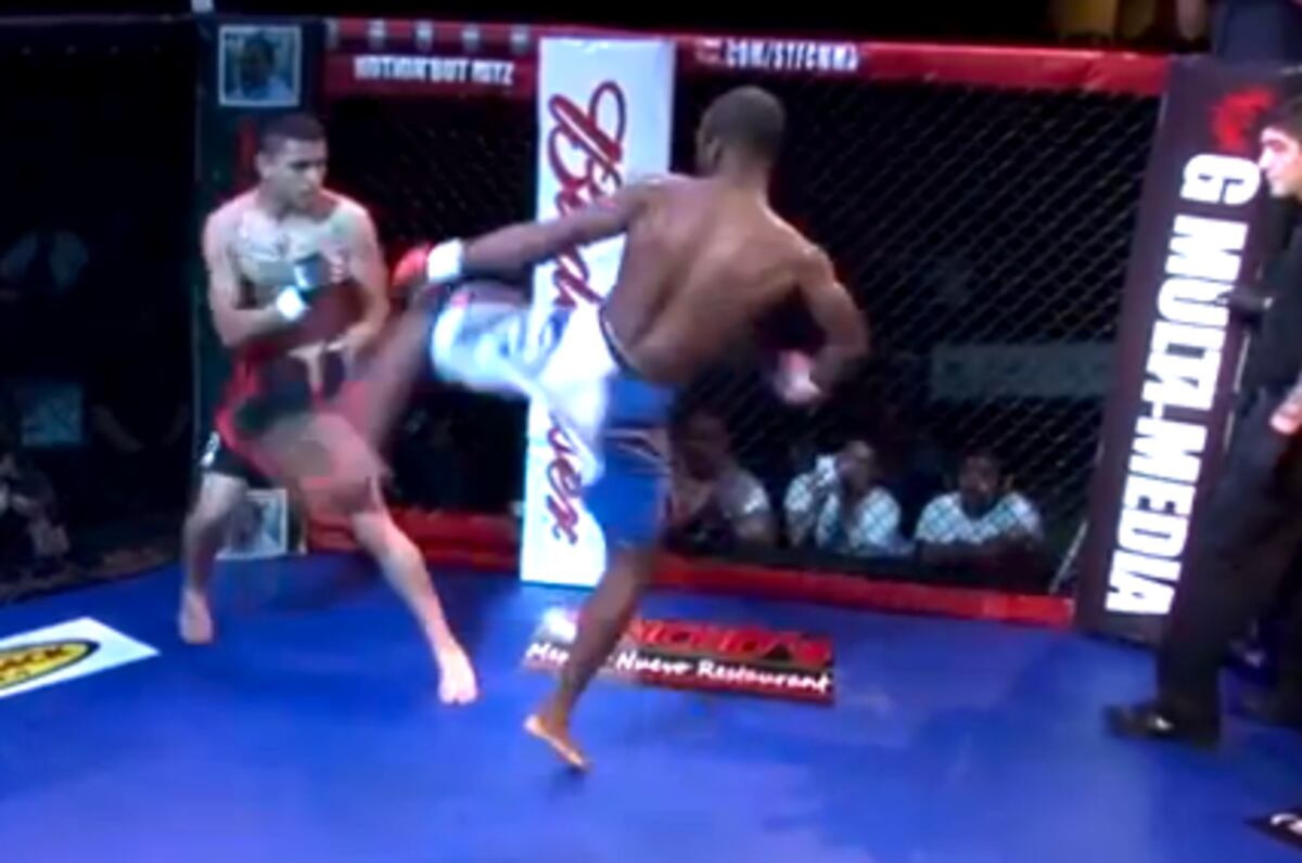 Knockout Alert: Fighter Gets Kicked so Hard That He Spins Around | News ...