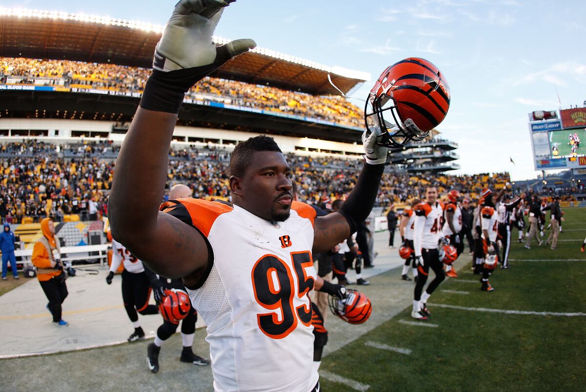 NFL Player Wallace Gilberry Bets Rolls-Royce Against a Michael Bisping ...