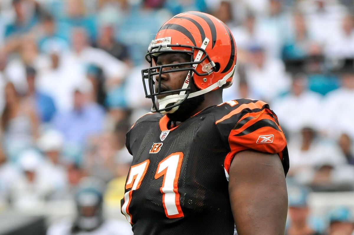 Report: NFL Teams Scared of Paying Cincinnati Bengals RT Andre Smith ...