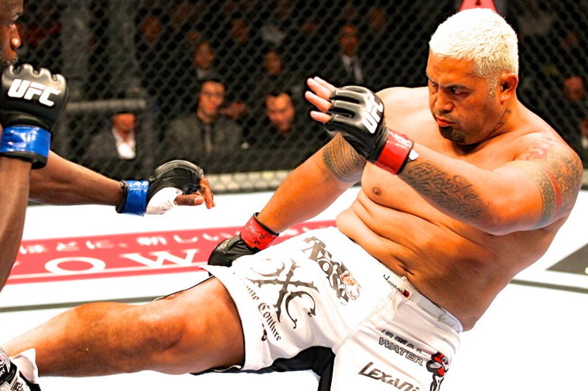 UFC 160: Mark Hunt Rallies for Shot at Junior dos Santos | News, Scores ...
