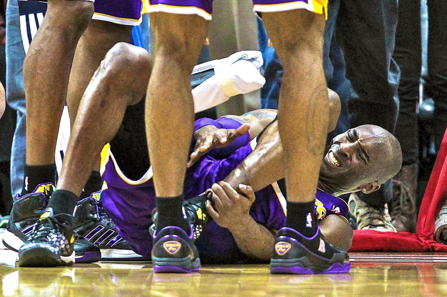 Will Kobe Bryant's Ankle Sprain Impact LA Lakers' Playoff Chances ...