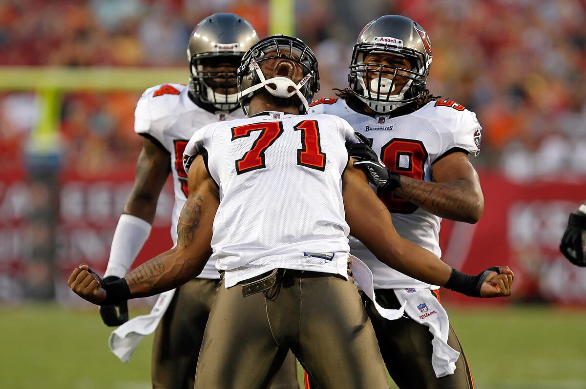 Miami Dolphins: Will Michael Bennett Make Their Defensive Line the NFL ...