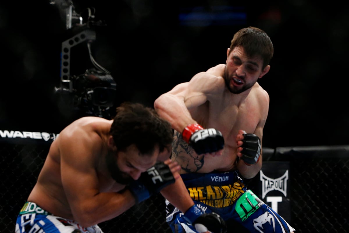 Carlos Condit vs. Johny Hendricks: Breaking Down the FightMetric ...