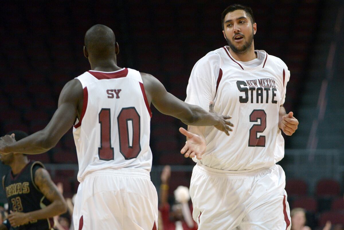 Sim Bhullar: New Mexico State Star Will Be Player to Watch vs. Saint ...