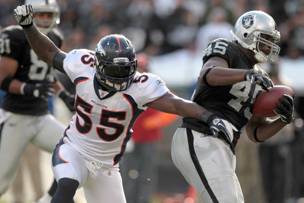 D.J. Williams: What to Expect from New Chicago Bears LB in 2013 | News ...