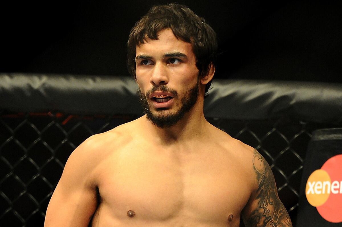 UFC 160: Dennis Bermudez vs. Max Holloway Added to May Fight Card ...