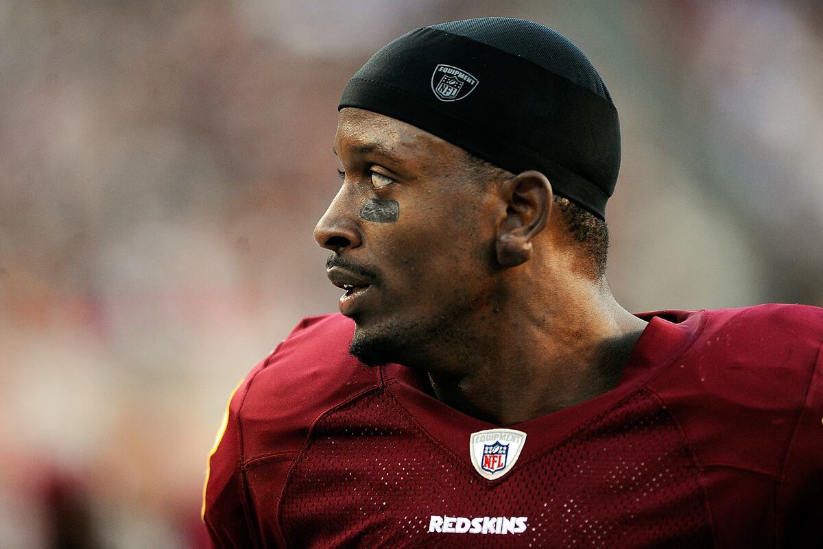 Fred Davis Re-Signs to Make RGIII's Life as Easy as Possible in ...