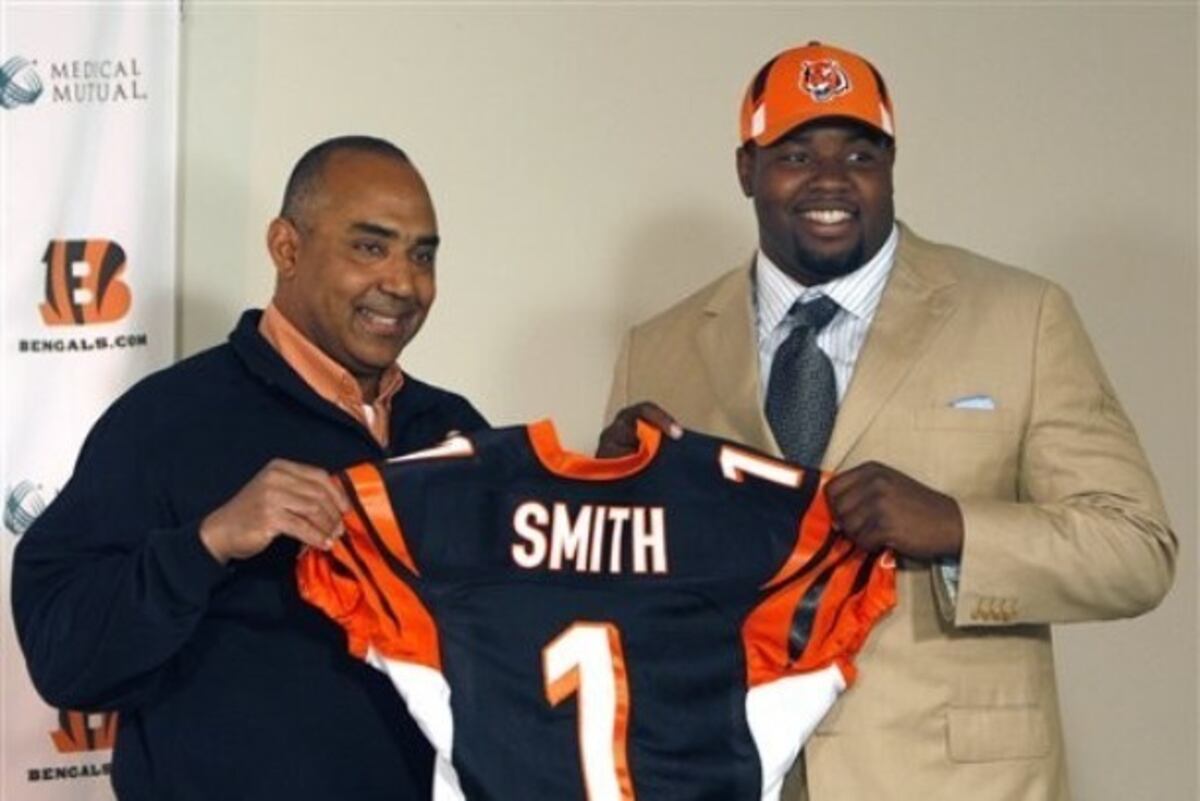 SI's Peter King: Andre Smith Says Bengals Offer "Stinks" | News, Scores ...