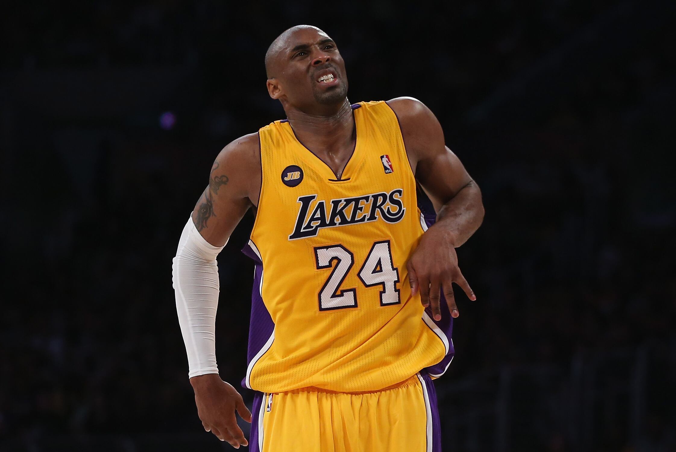 Kobe Bryant Tweets Pic of Achilles Boot, Pledges to 'Dominate' Using ...