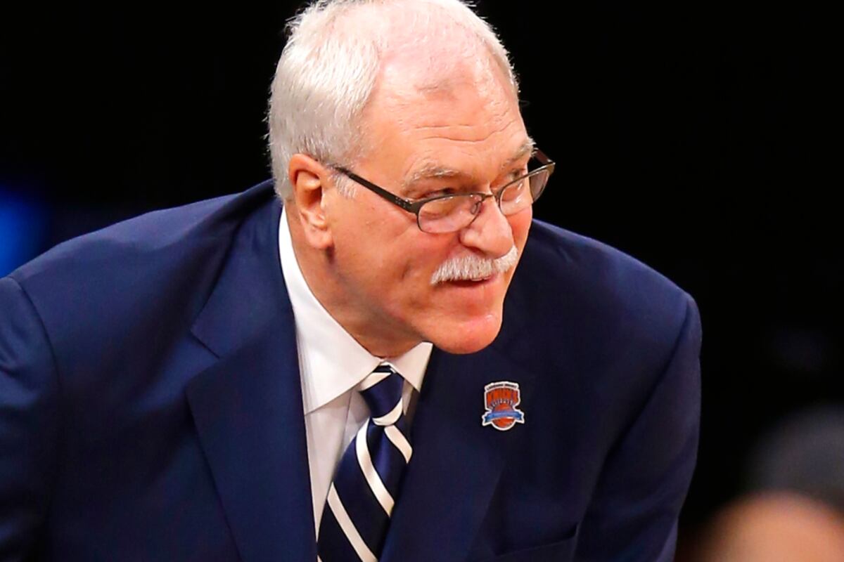 Phil Jackson Weighs in on Twitter About Superstars Getting Special ...