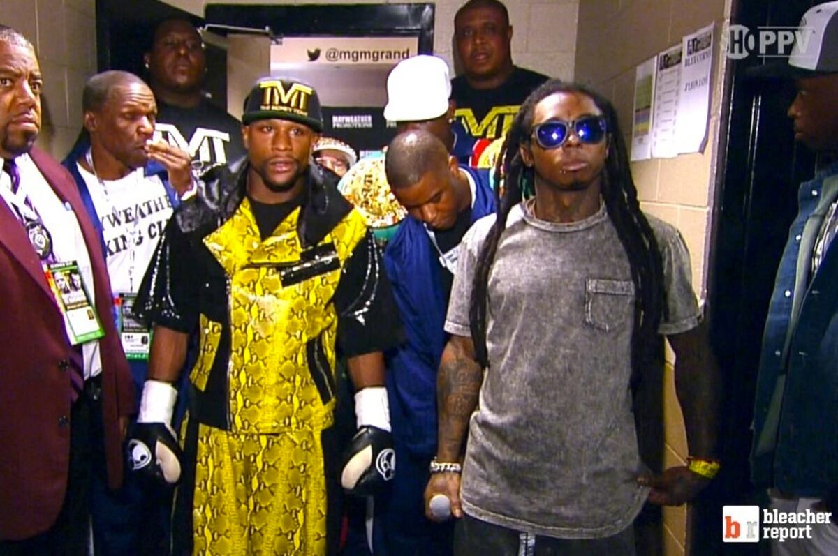 Floyd Mayweather Gets a Lil Wayne Escort to Ring Ahead of Robert ...