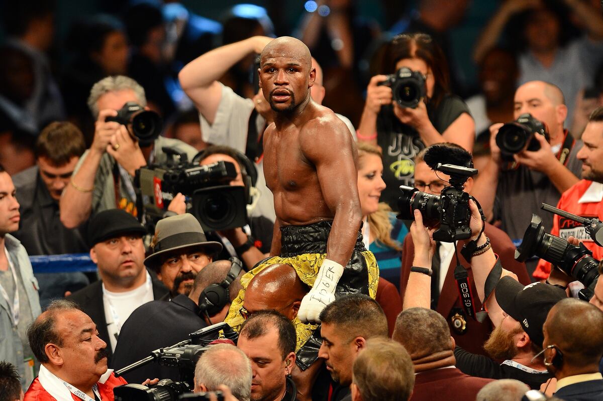 Floyd Mayweather Makes Important Statement with Dominant Performance ...